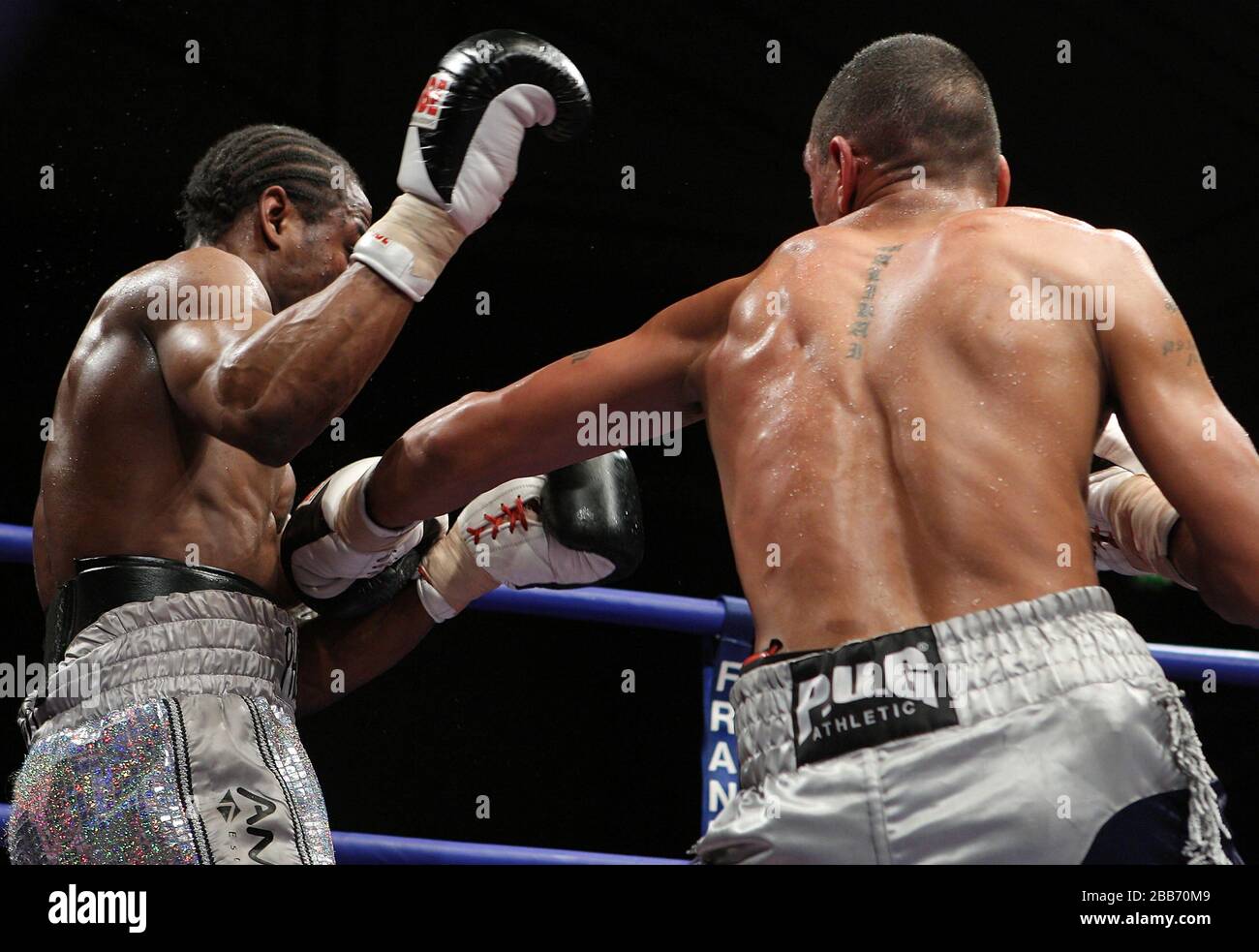 Courtney Fry (Wood Green, dark grey shorts) defeats Tony Salam ...