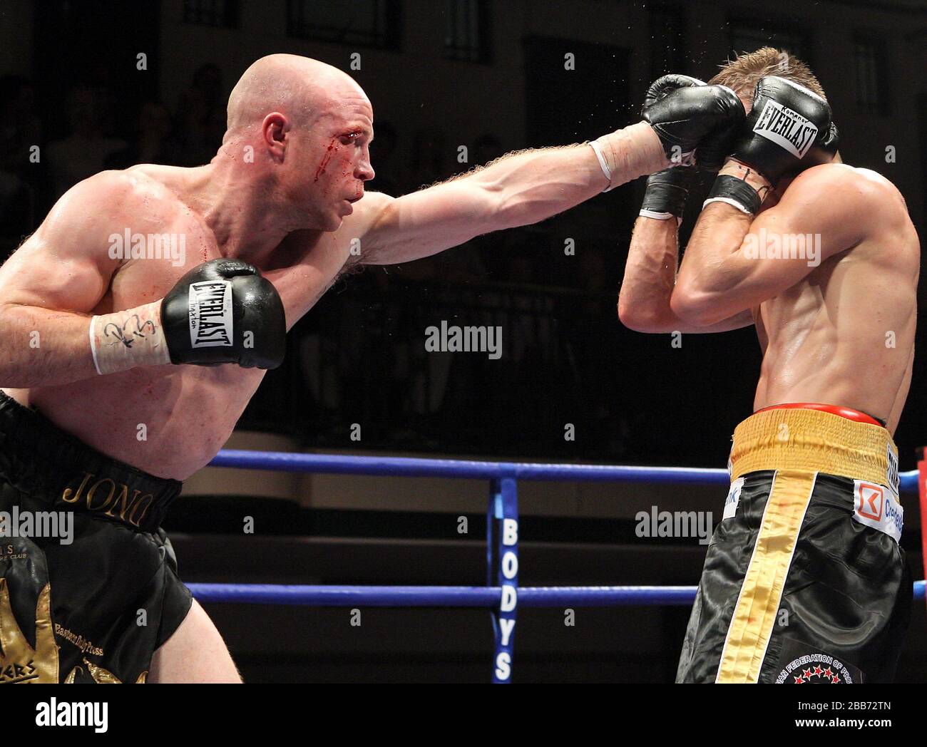 Jon Thaxton pulled out by his corner in the 5th round after sustaining ...