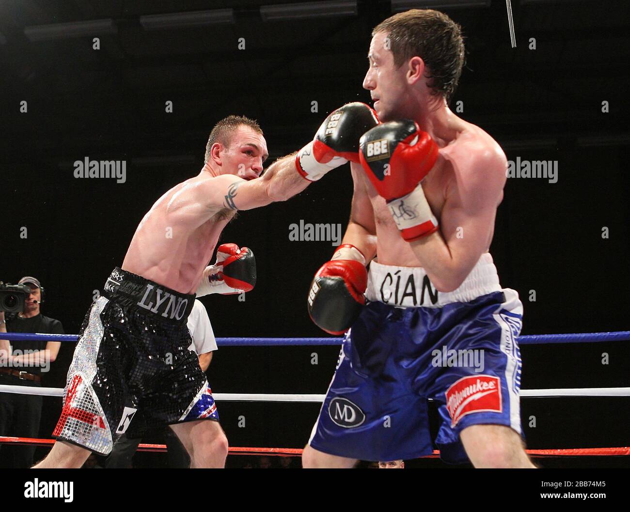 Colin Lynes (Hornchurch, black shorts) is defeated by Paul McCloskey ...