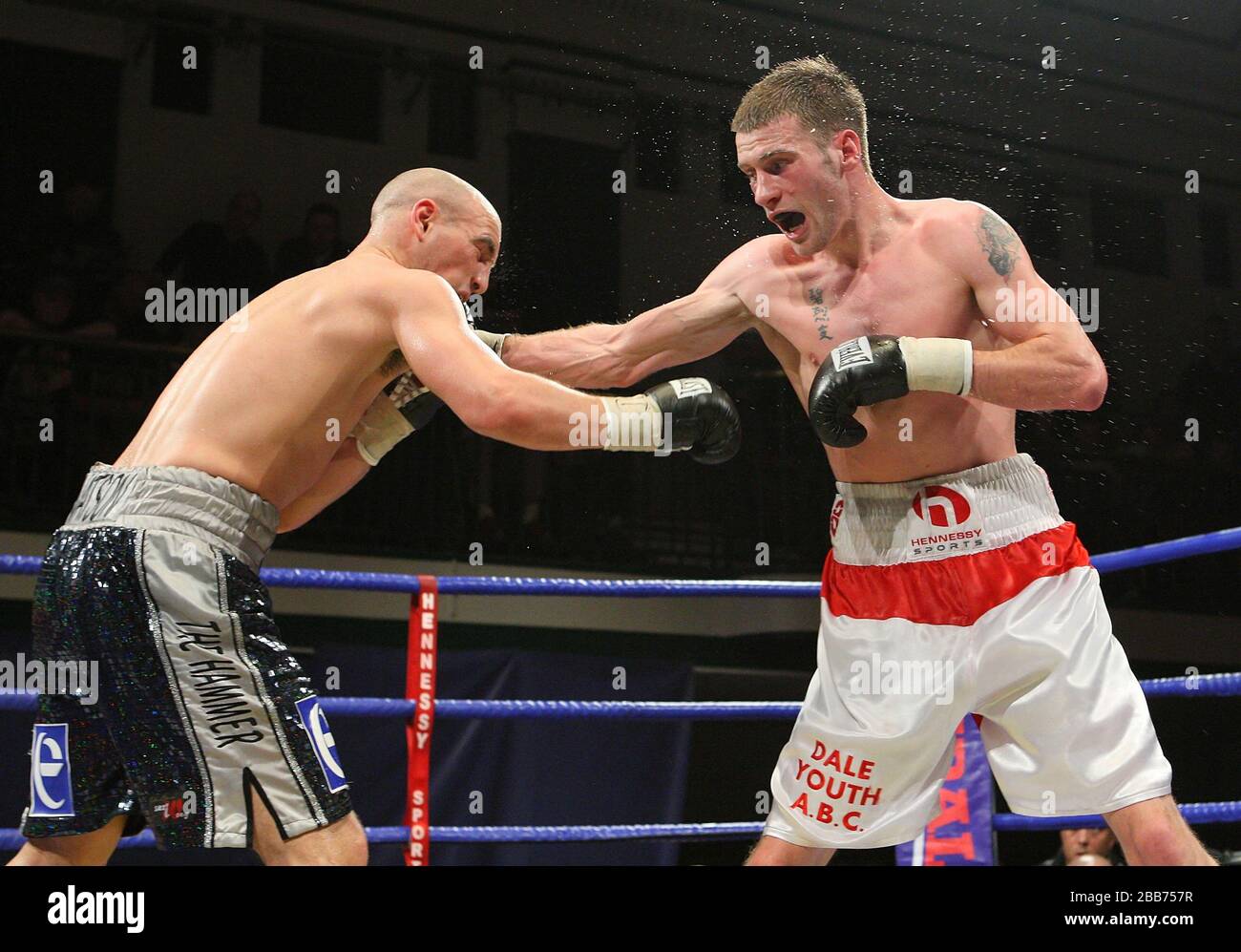 John O'Donnell (Shepherd's Bush, red/white shorts) defeats Craig Watson ...