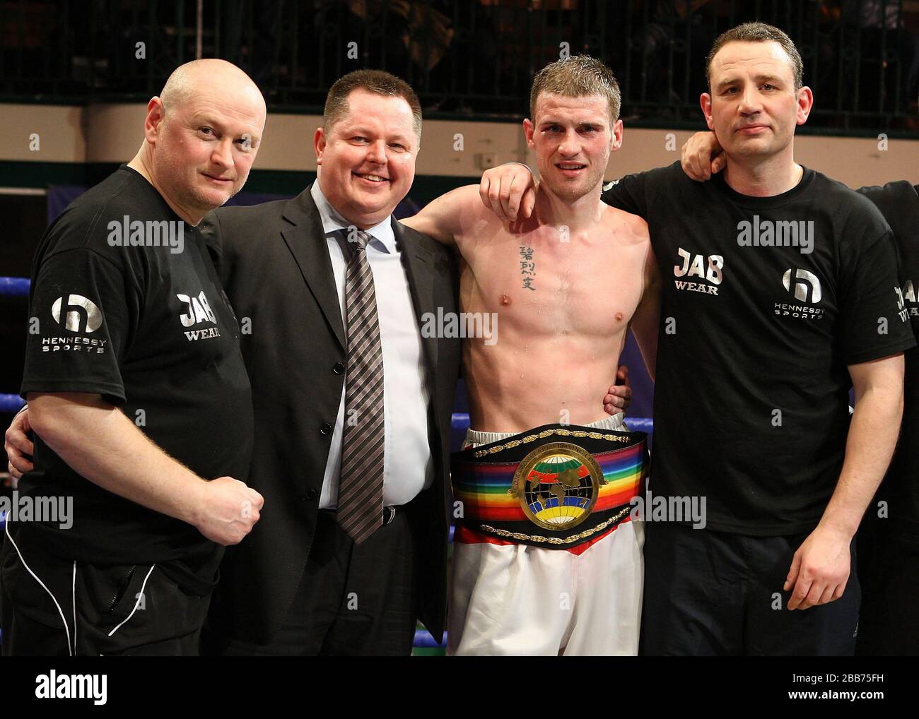 John O'Donnell (Shepherd's Bush, red/white shorts) defeats Craig Watson ...