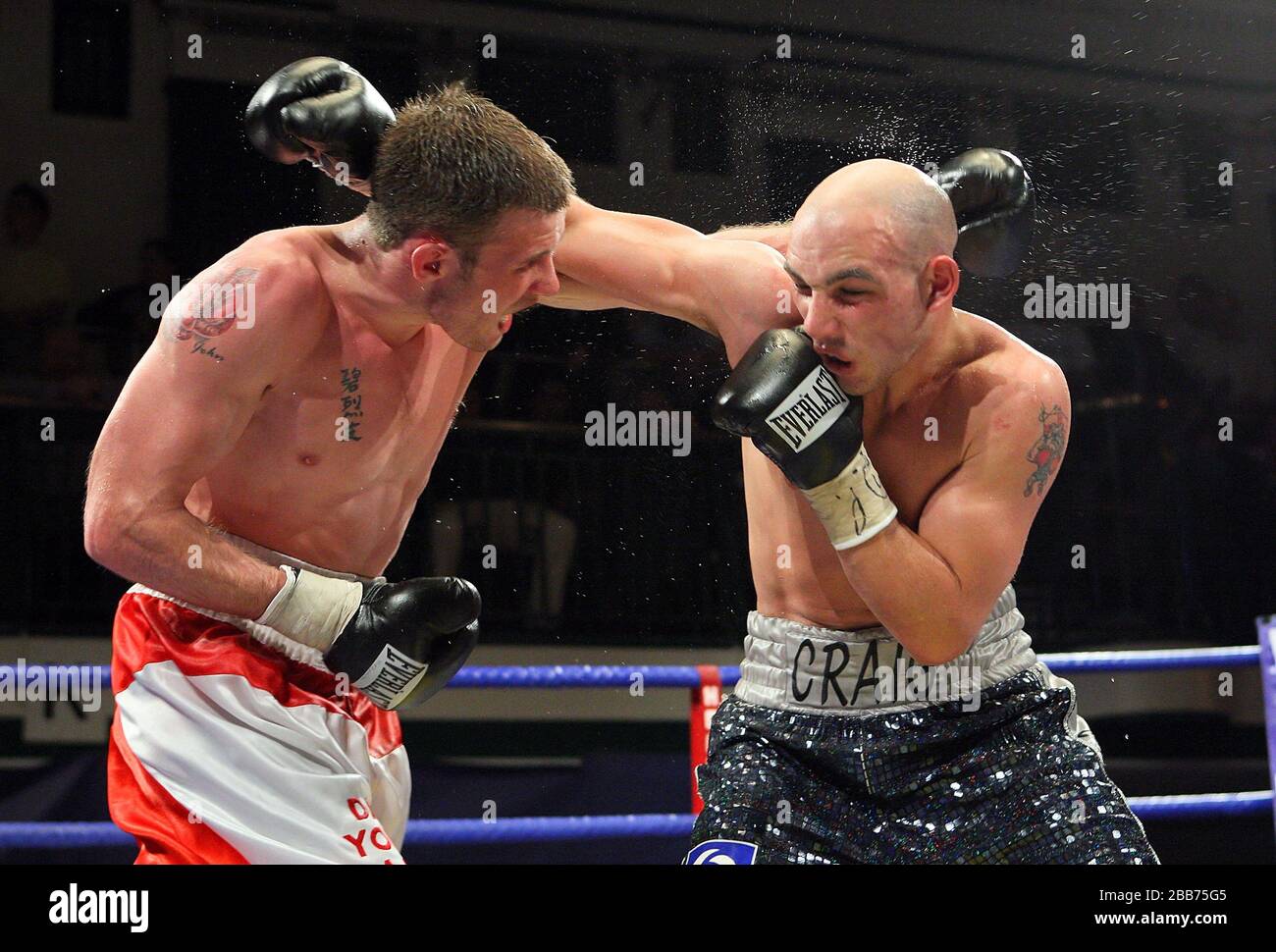 John O'Donnell (Shepherd's Bush, red/white shorts) defeats Craig Watson ...