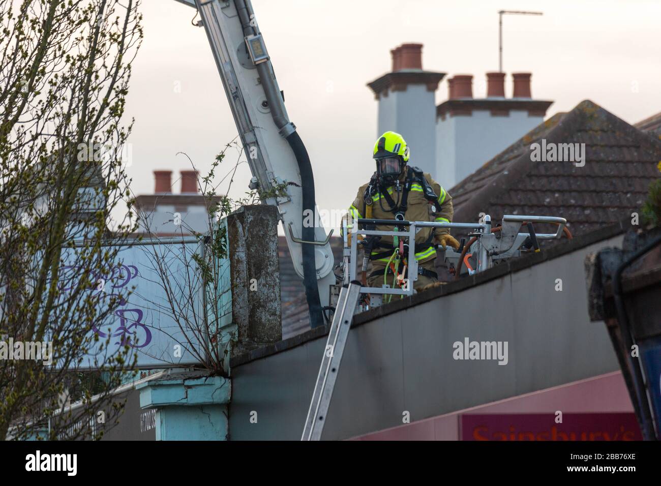 Southend-on-Sea, UK. 30th Mar, 2020. Firefighters, ambulance and police ...