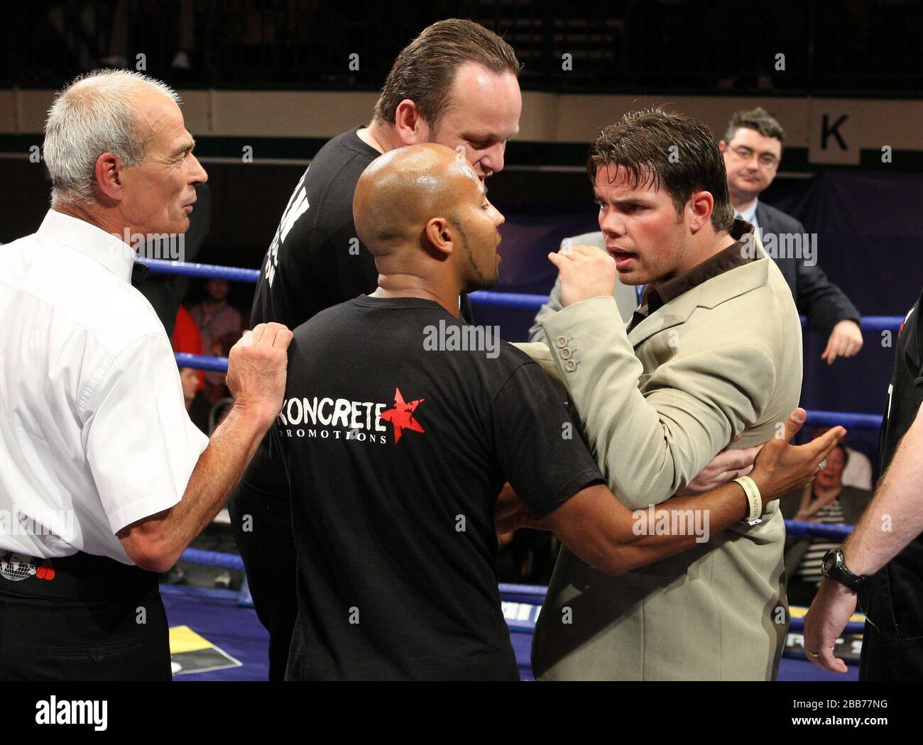 Boxing ring bell hi-res stock photography and images - Alamy