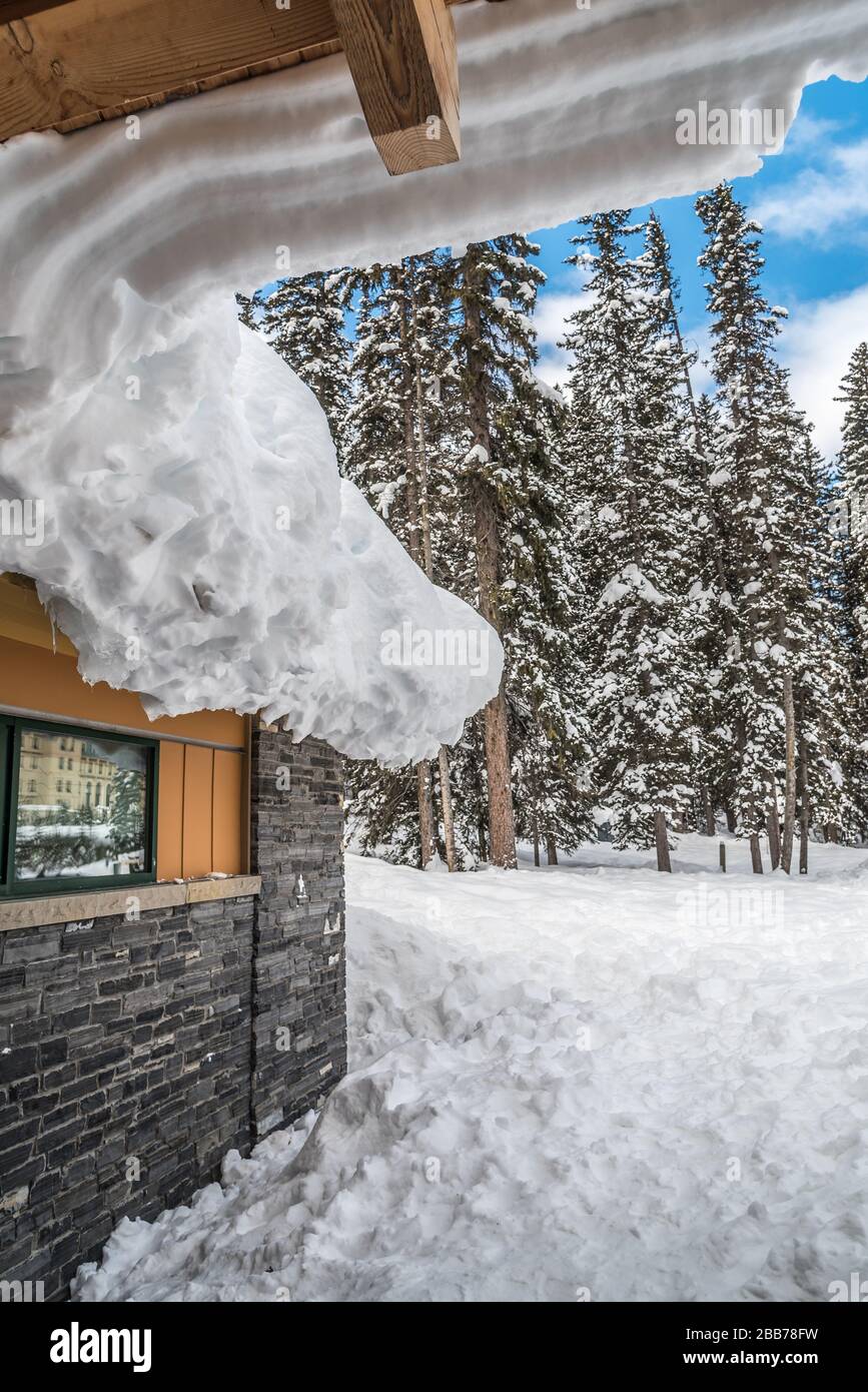 Small house in snow, Lake Louise in Banff Park, Alberta, Canada Stock ...