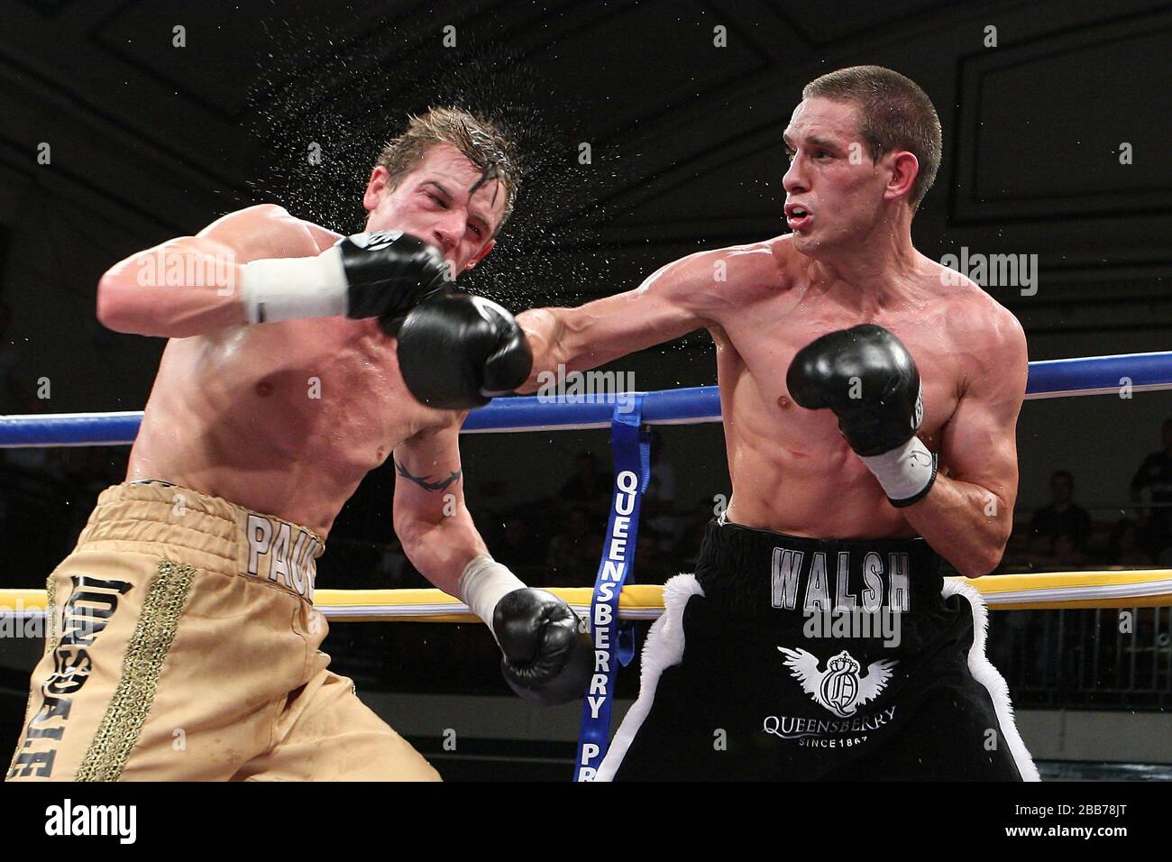 Liam Walsh (Cromer) fights Paul Appleby (South Queensferry) in a Super ...