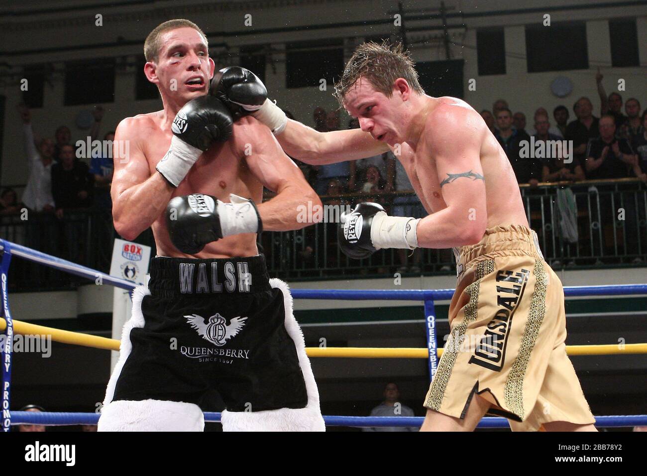 Liam Walsh (Cromer) fights Paul Appleby (South Queensferry) in a Super ...