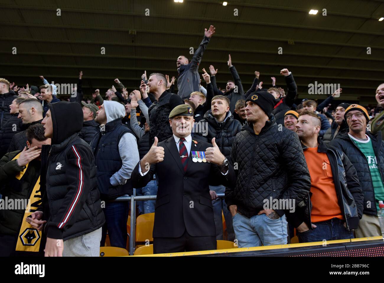 Football fans crowds celebrating hi-res stock photography and images ...
