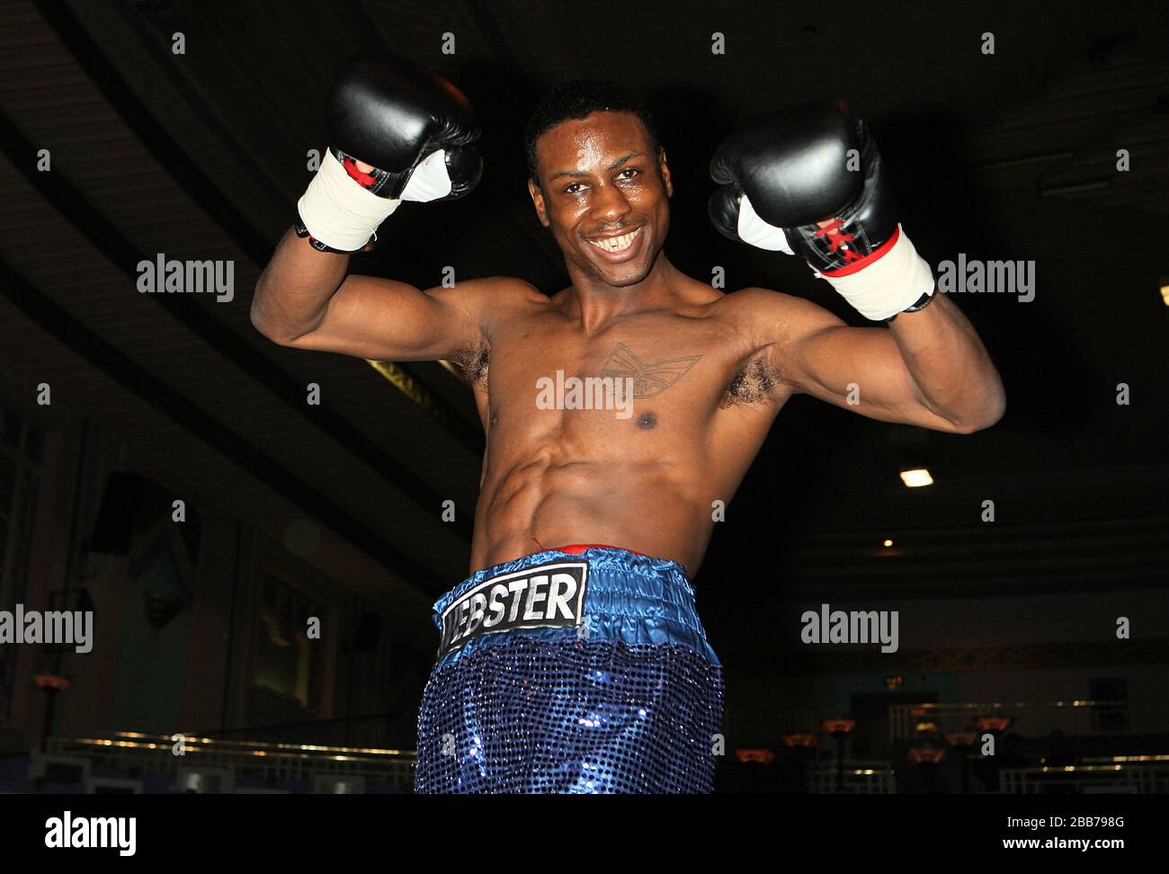 Tony Randell (Birmingham, blue shorts) defeats Wayne Downing (West ...