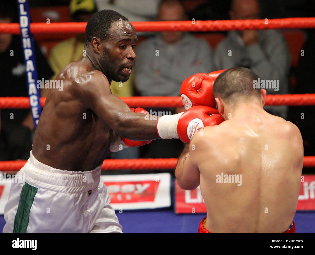 Referee stops fight hi-res stock photography and images - Alamy