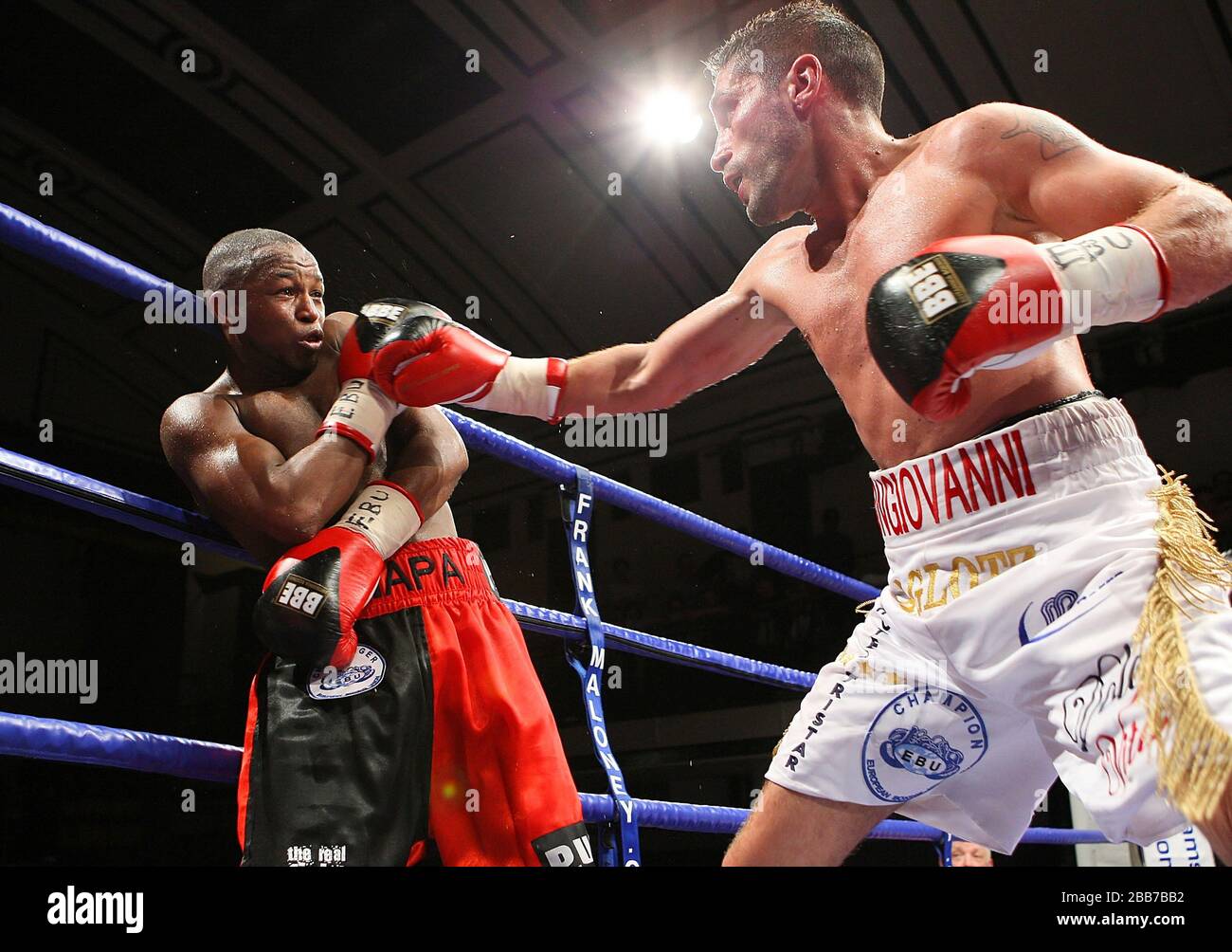 Ian Napa (Hackney, red/black shorts) defeats Carmelo Ballone (Belgium ...
