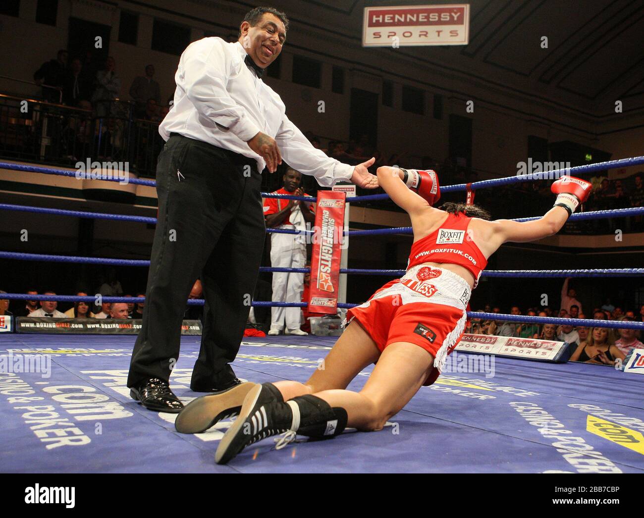Angel McKenzie (Thornton Heath, red shorts) defeats Lana Cooper (Wales ...