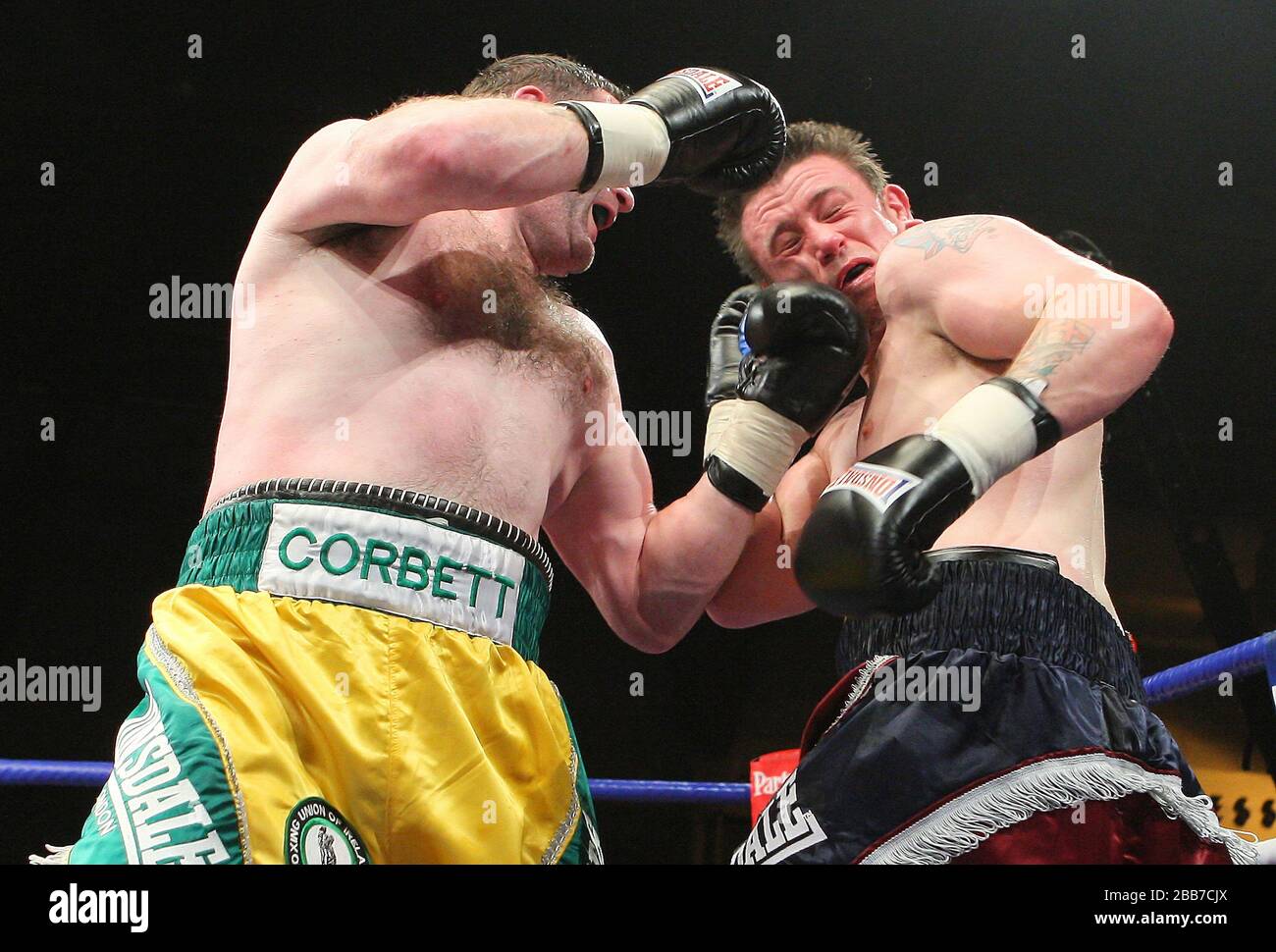 Darren Corbett (Belfast, green/yellow shorts) defeats Micky Steeds ...