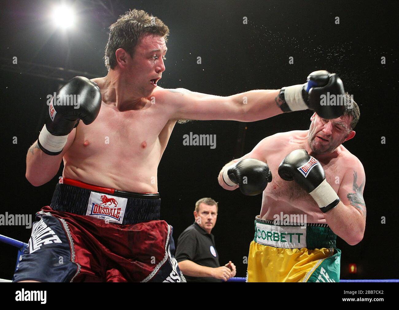 Darren Corbett (Belfast, green/yellow shorts) defeats Micky Steeds ...