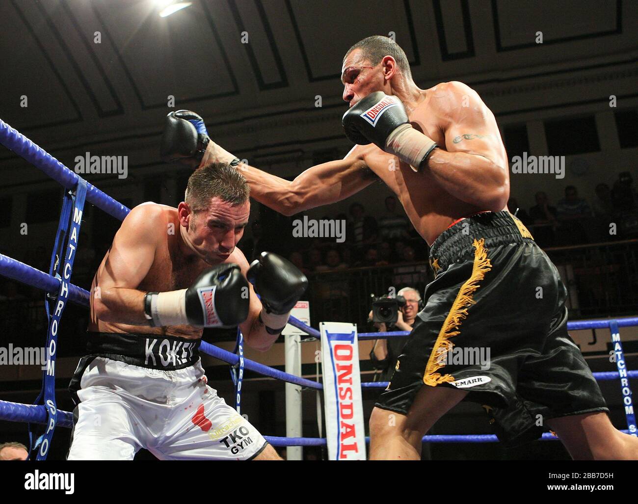 Semi-Final: Tony Oakey (Portsmouth, white shorts) defeats Courtney Fry ...
