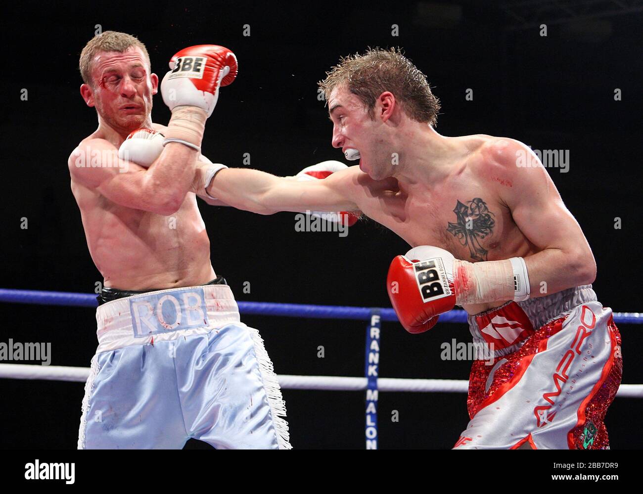 Ashley Sexton (Cheshunt, red/white shorts) defeats Robert Nelson ...