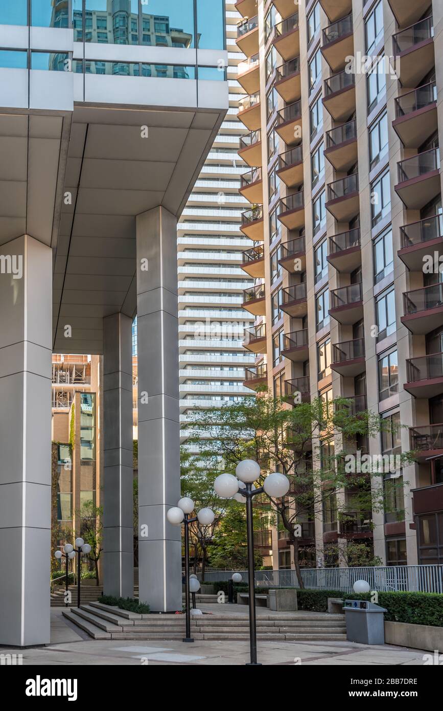 Business building in toronto hi-res stock photography and images - Alamy