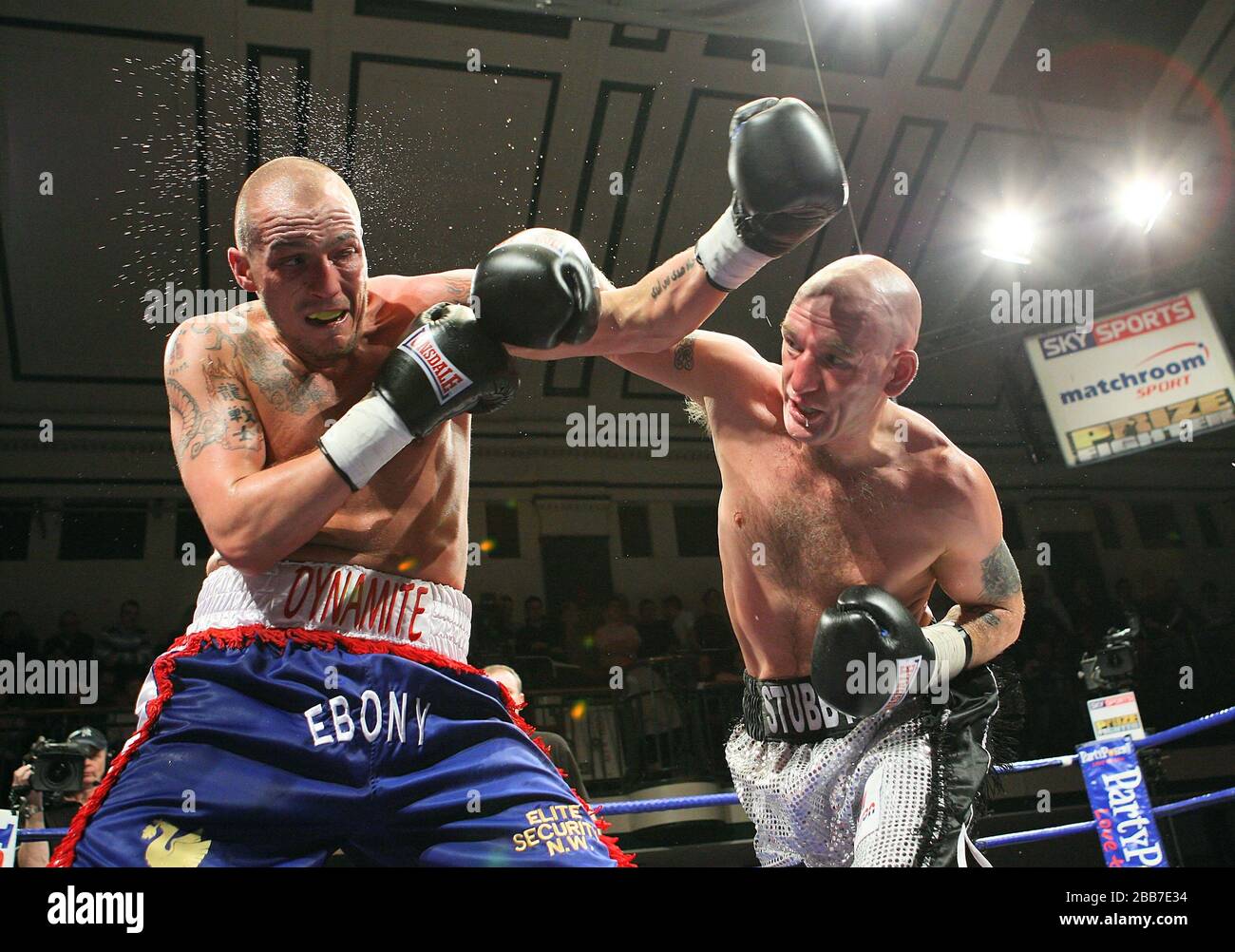Boxing oldham hi-res stock photography and images - Alamy