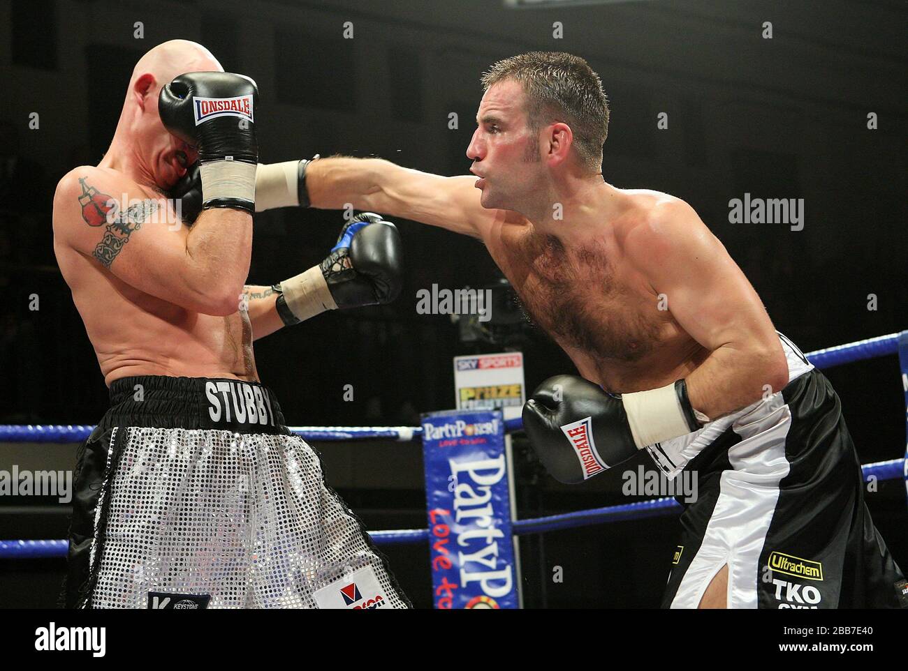 Boxing oldham hi-res stock photography and images - Alamy