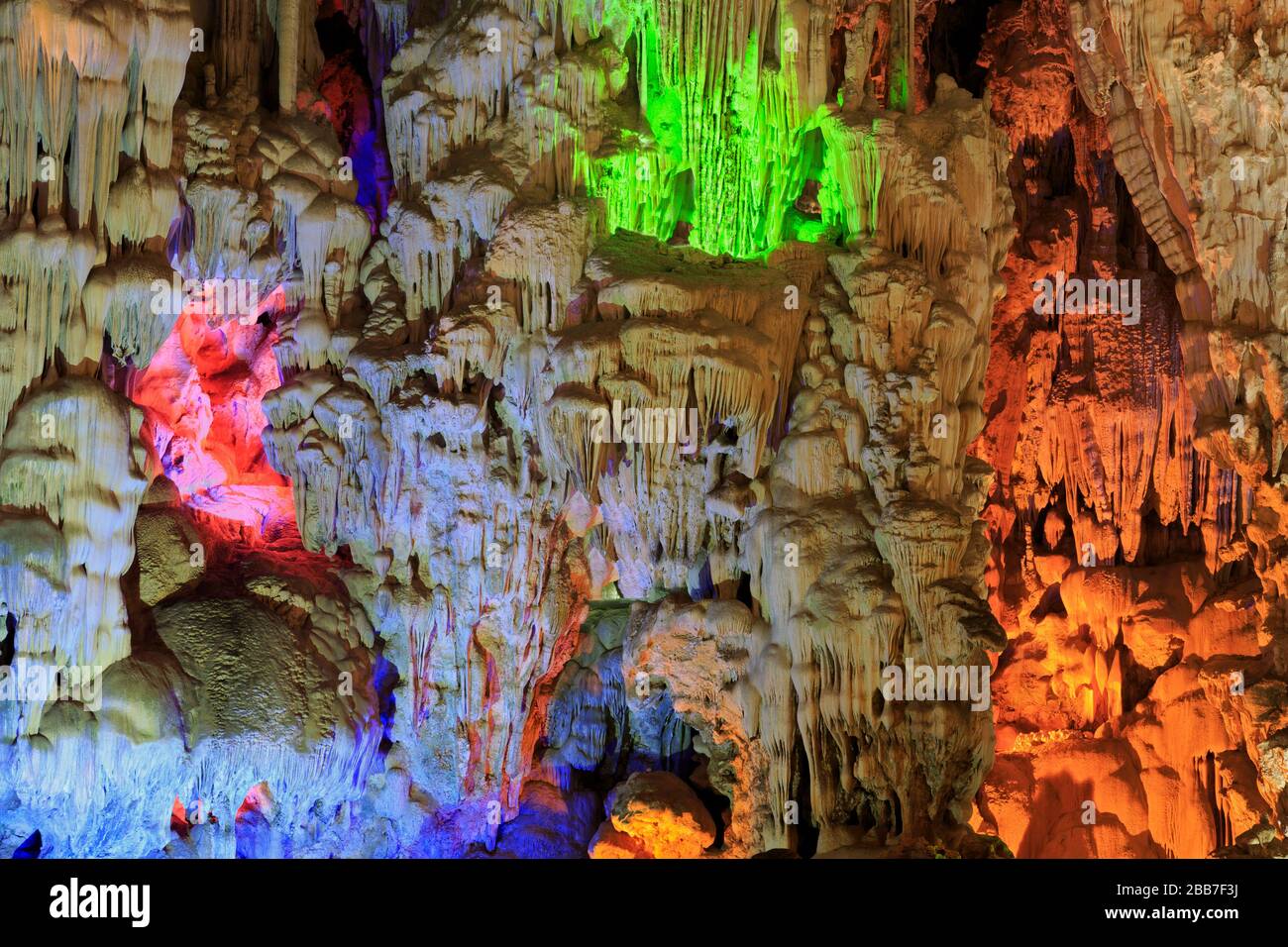 Dau Go Cave,Halong Bay,Vietnam,Asia Stock Photo - Alamy