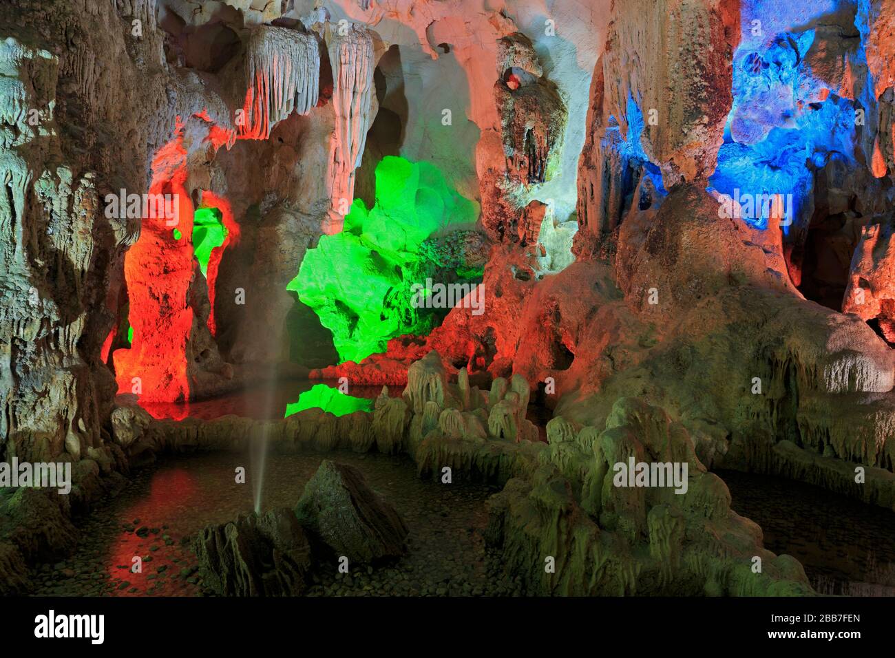 Dau Go Cave,Halong Bay,Vietnam,Asia Stock Photo - Alamy