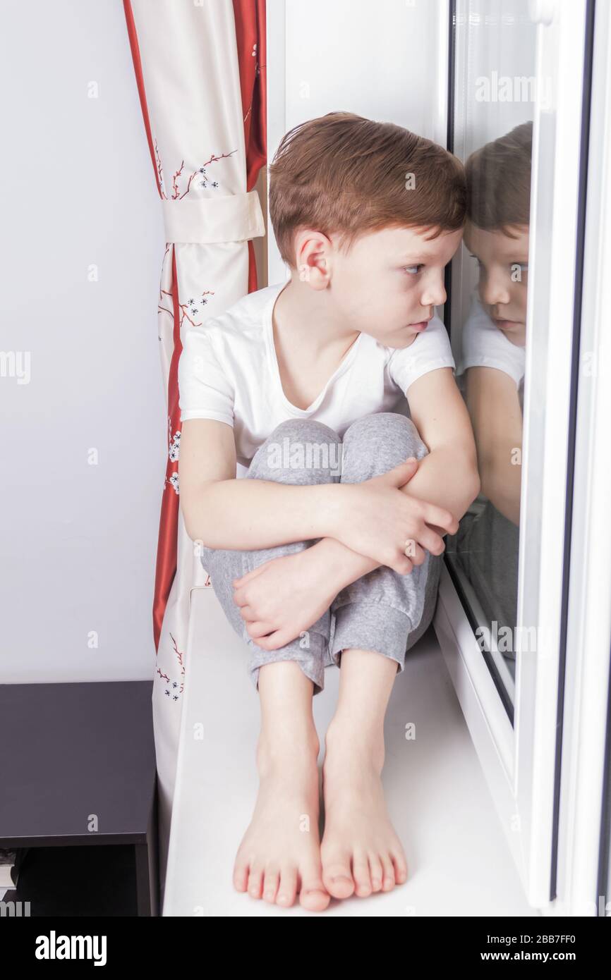 Lonely boy hi-res stock photography and images - Alamy