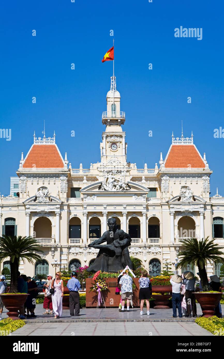 HCMC's People's Committee Building (Hotel de Ville), Hoh Chi Minh City ...