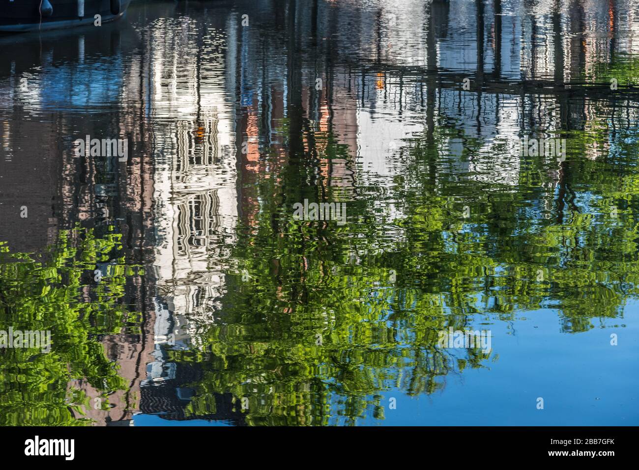 Old channels Of downtown of Amsterdam Stock Photo - Alamy