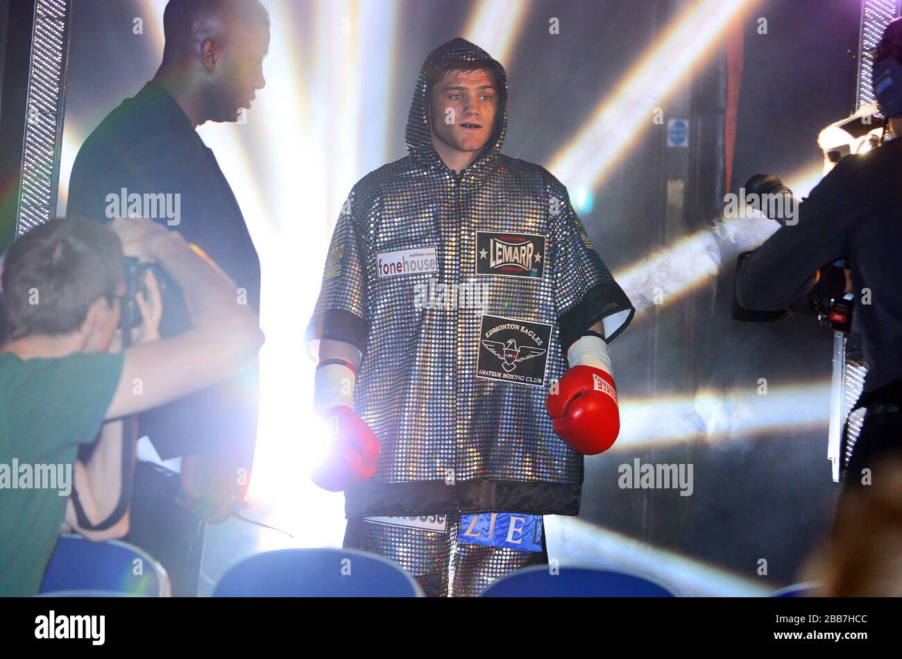 George Hillyard, Matthew Thirlwall (Bermondsey, black shorts) defeats ...