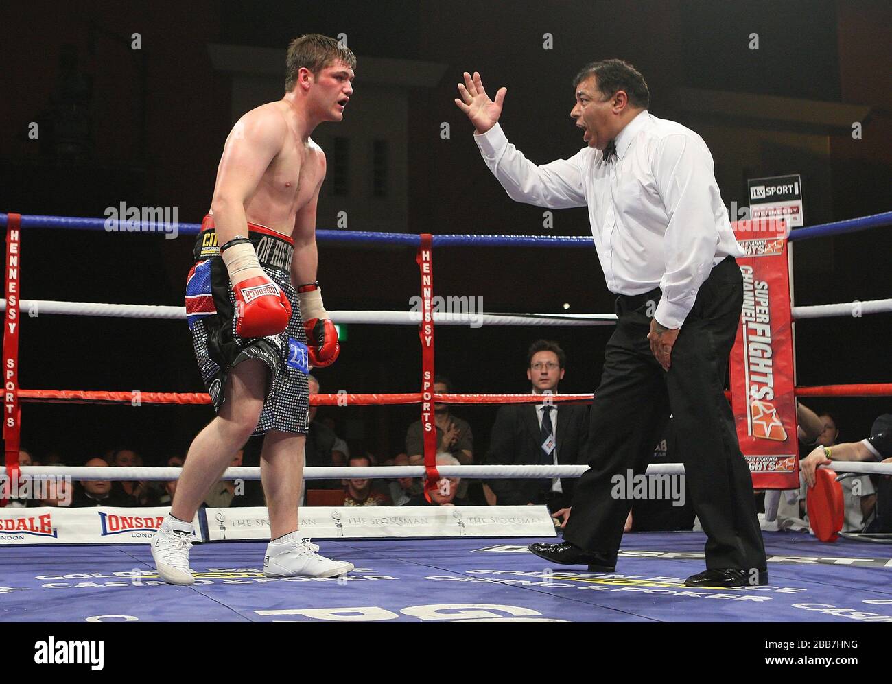 Matthew Thirlwall (Bermondsey, black shorts) defeats George Hillyard ...