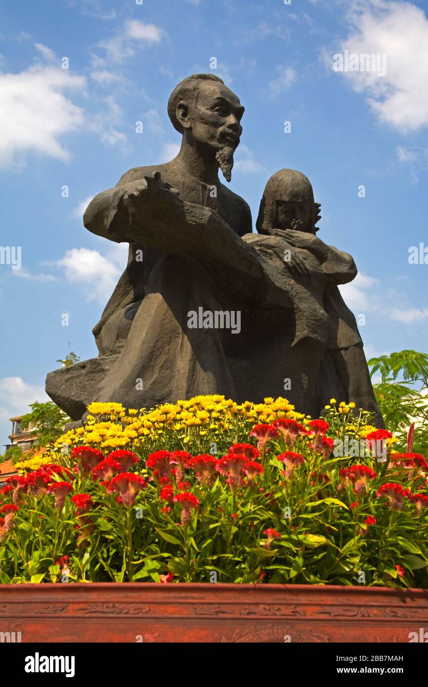 Statue of Ho Chi Minh, Ho Chi Minh City (Saigon), Vietnam, Asia Stock ...