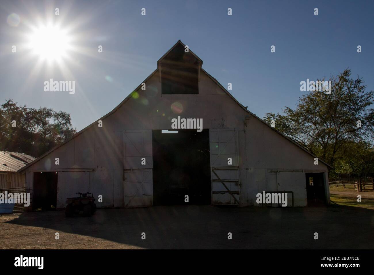 Monitor barn hi-res stock photography and images - Alamy