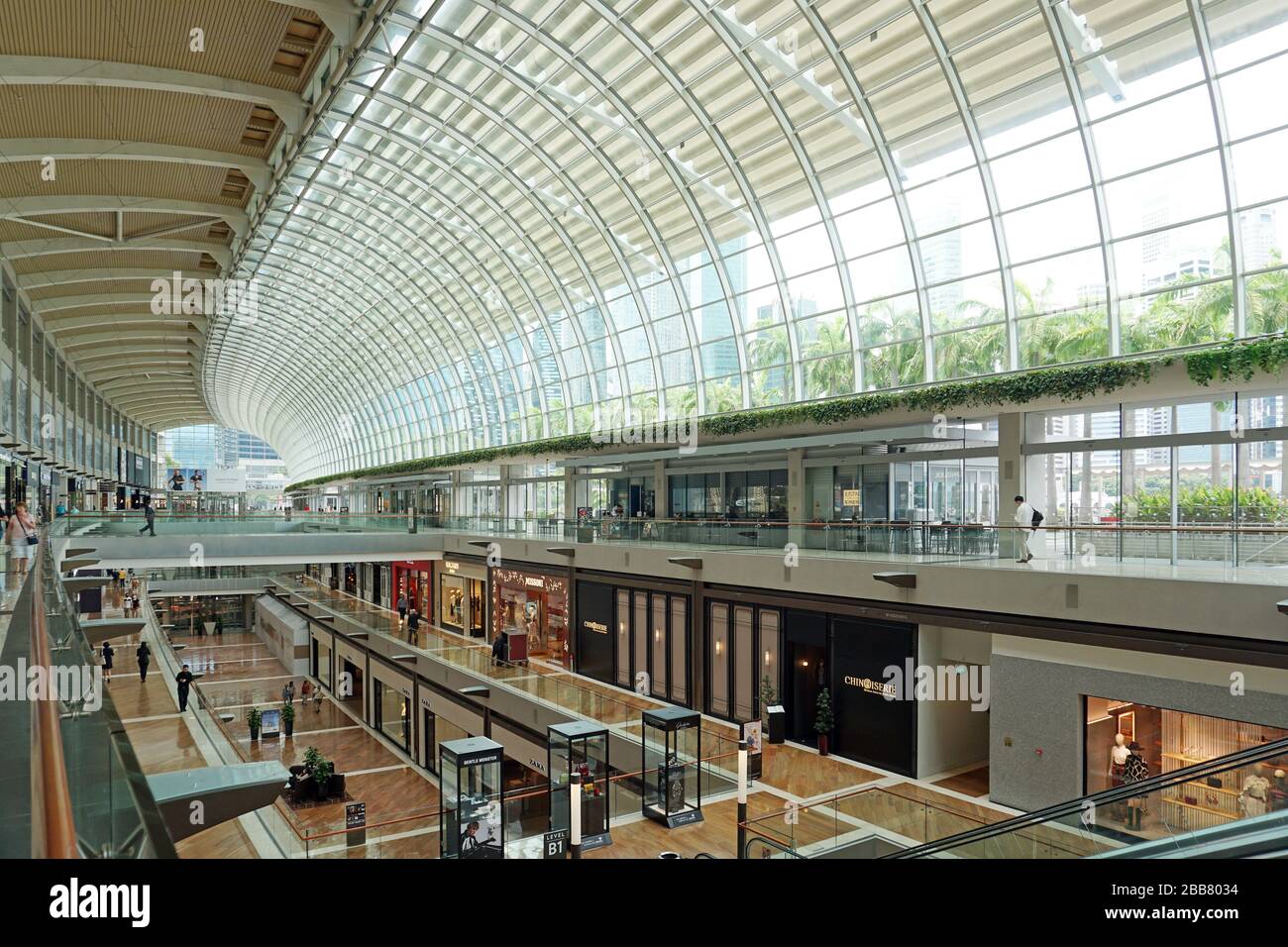 Sands Expo & Convention centre and The Shoppers Marina Bay Sands Stock ...