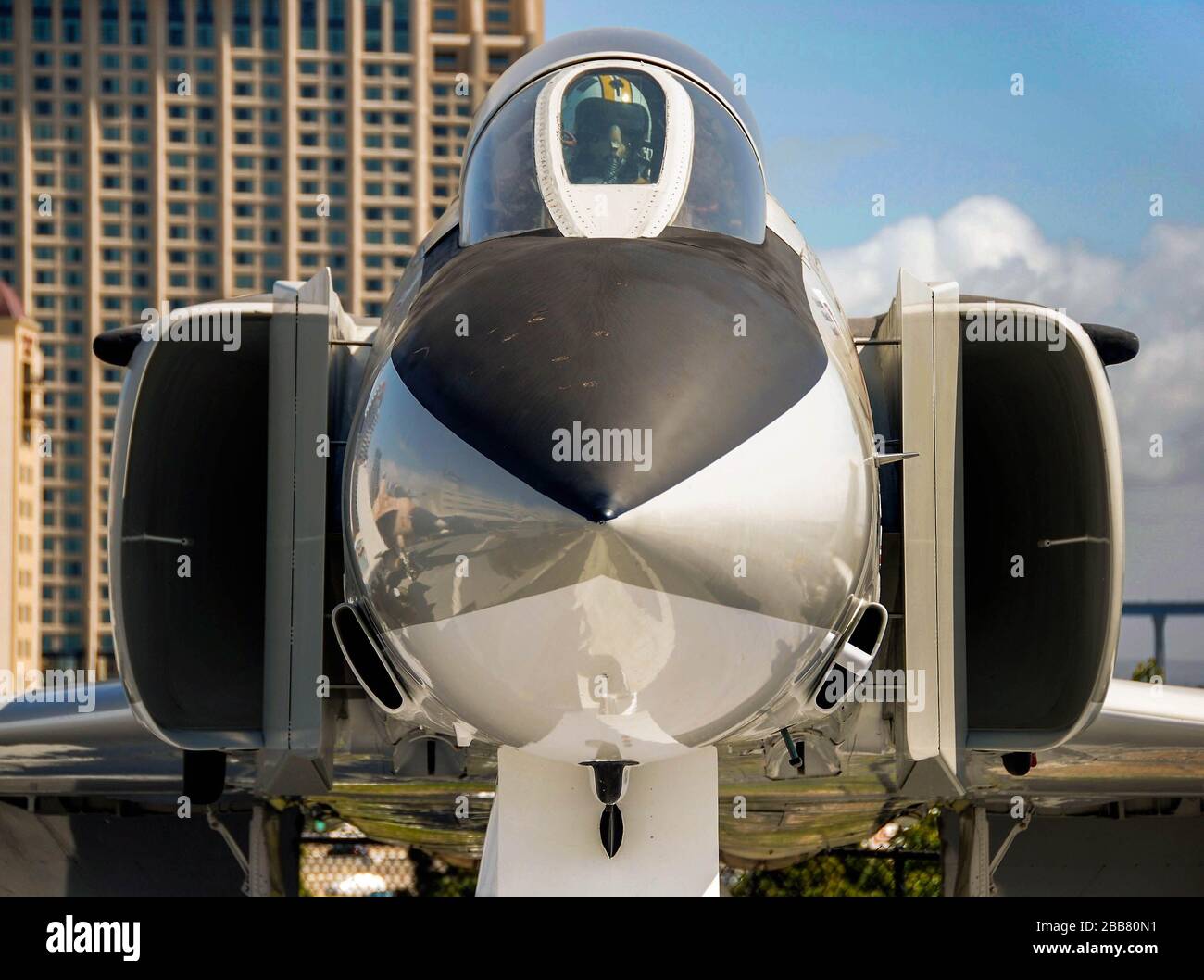 F4 phantom fighter aircraft hi-res stock photography and images - Alamy