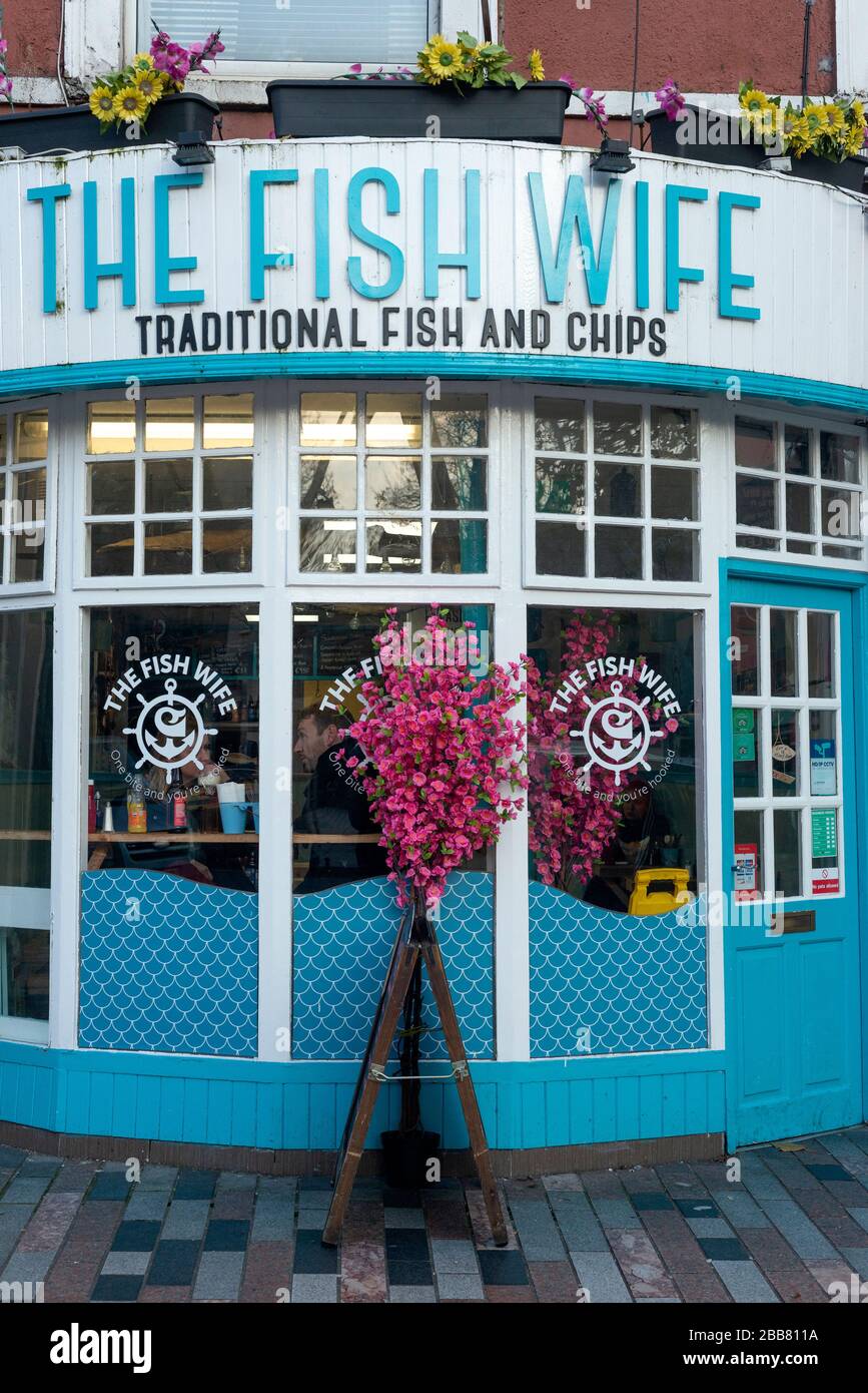 Traditional fish chips restaurant hi-res stock photography and images ...
