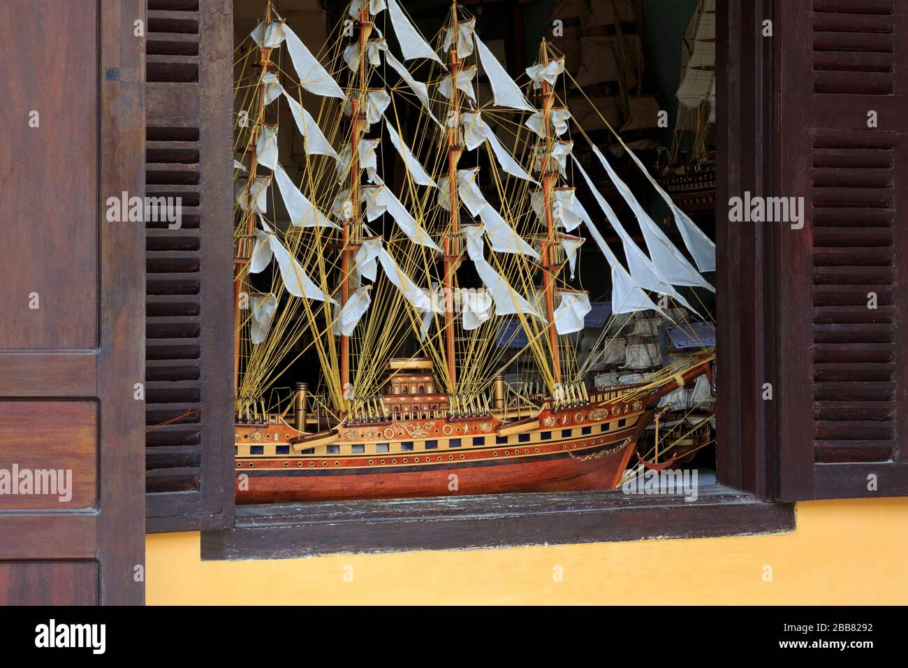 Model ship store hi-res stock photography and images - Alamy
