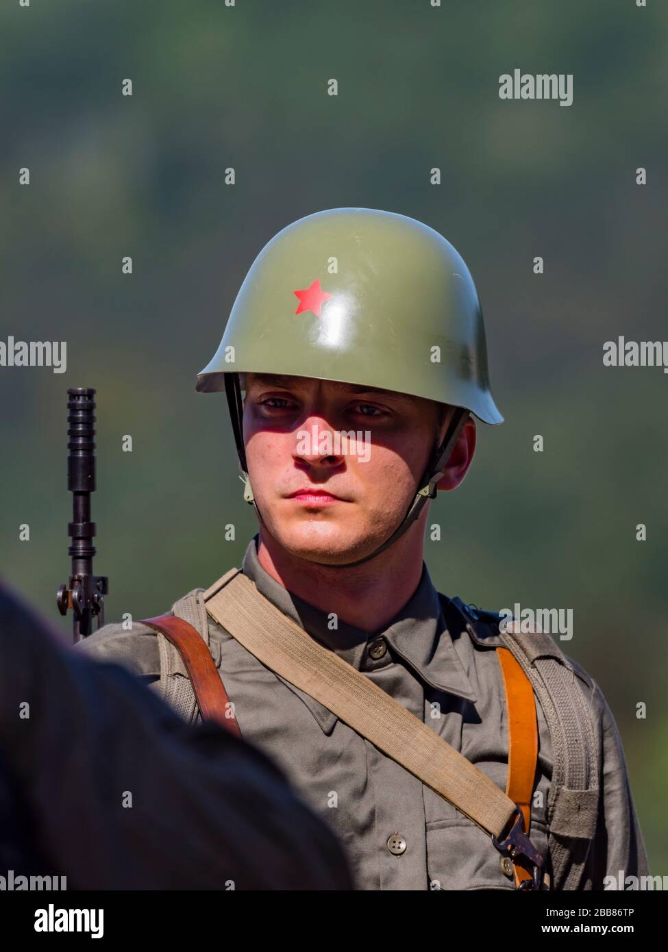 Almost frontal view hi-res stock photography and images - Alamy