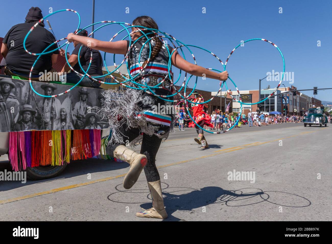 Native american hoop dance hi-res stock photography and images - Alamy