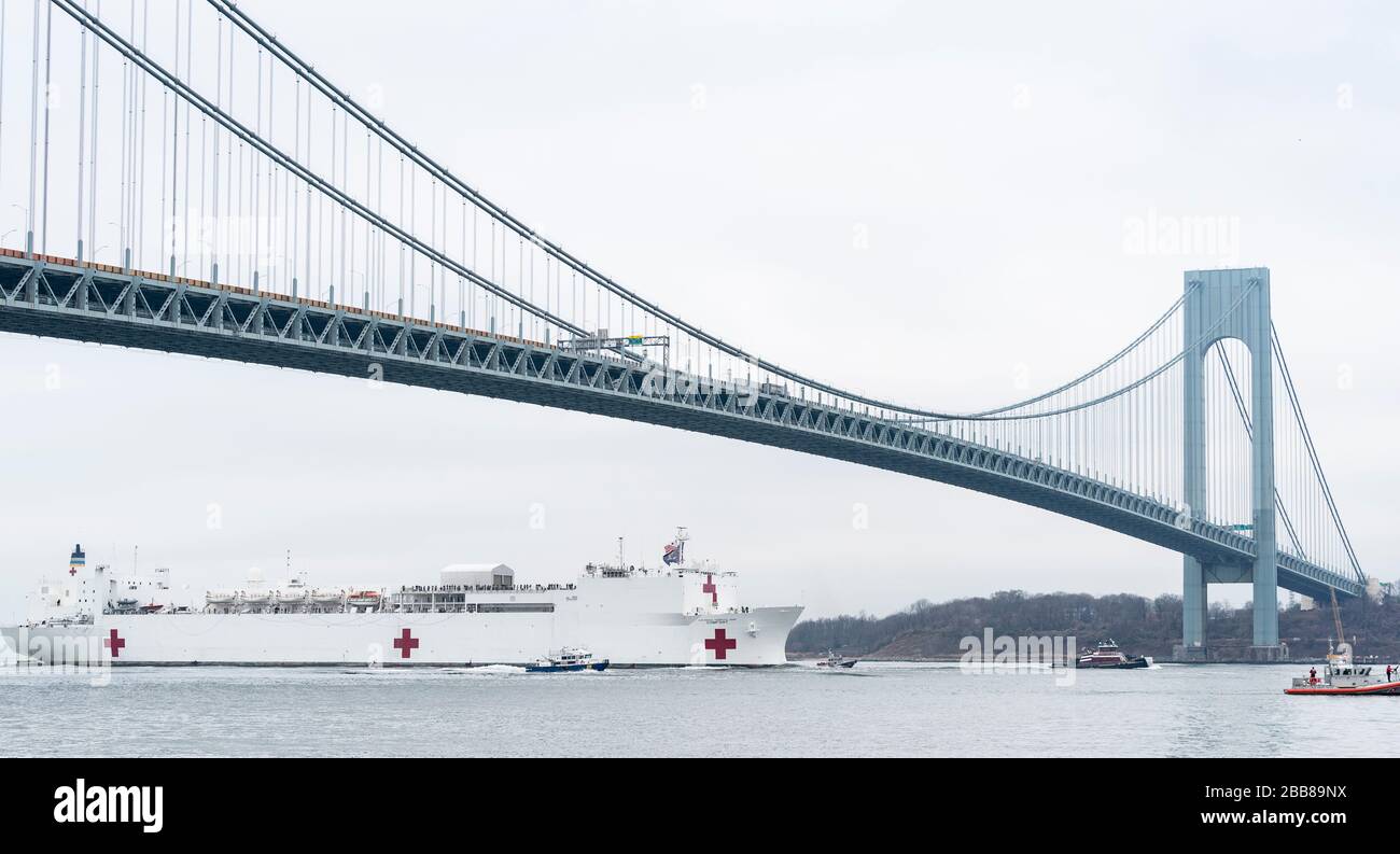 New York, NY - March 30, 2020: USNS Comfort Navy ship with 1000 beds to ...