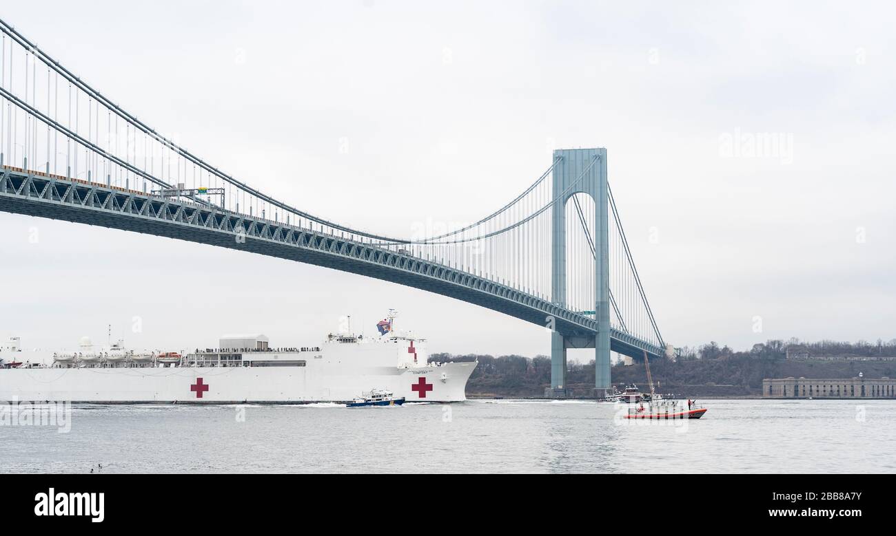 New York, NY - March 30, 2020: USNS Comfort Navy ship with 1000 beds to ...