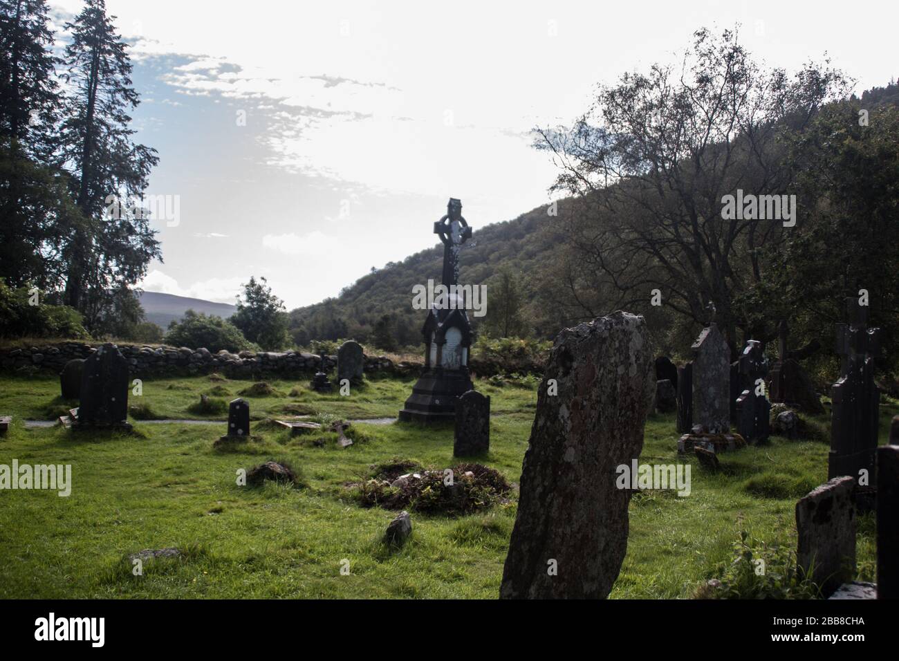 Irish cross headstone grave hi-res stock photography and images - Alamy