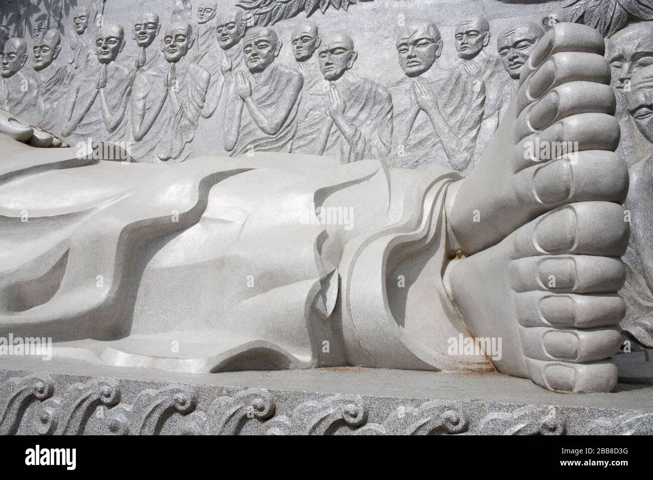 Feet of the Reclining Buddha at Long Son Pagoda, Nha Trang City ...