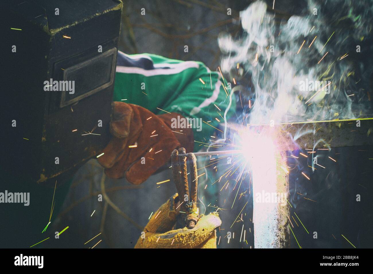 Welder during welding close up hi-res stock photography and images - Alamy