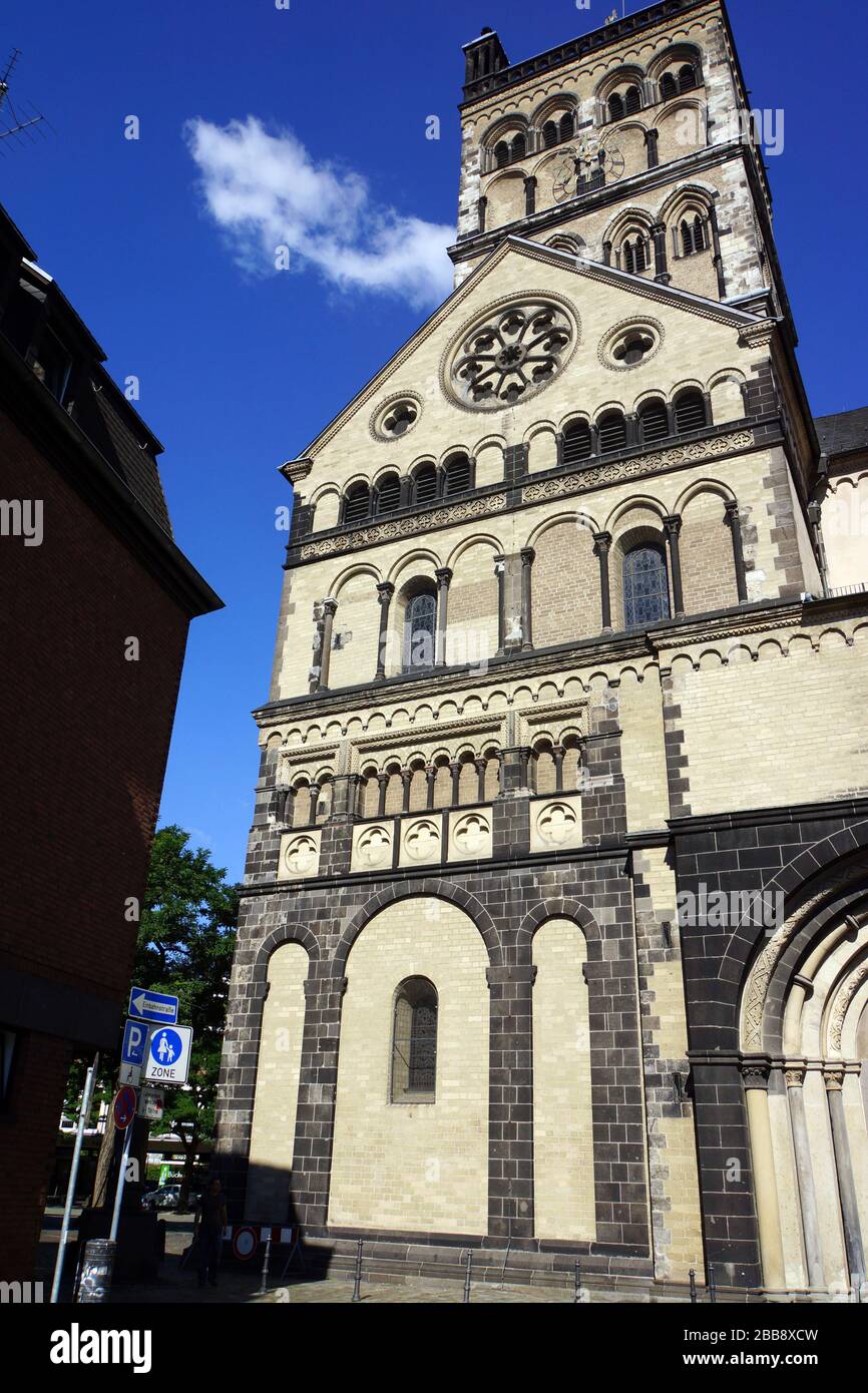 Sankt Quirinus Münster, Neuss, Nordrhein-Westfalen, Deutschland Stock ... Sankt Quirinus Münster, Neuss, Nordrhein-Westfalen, Deutschland Stock ...