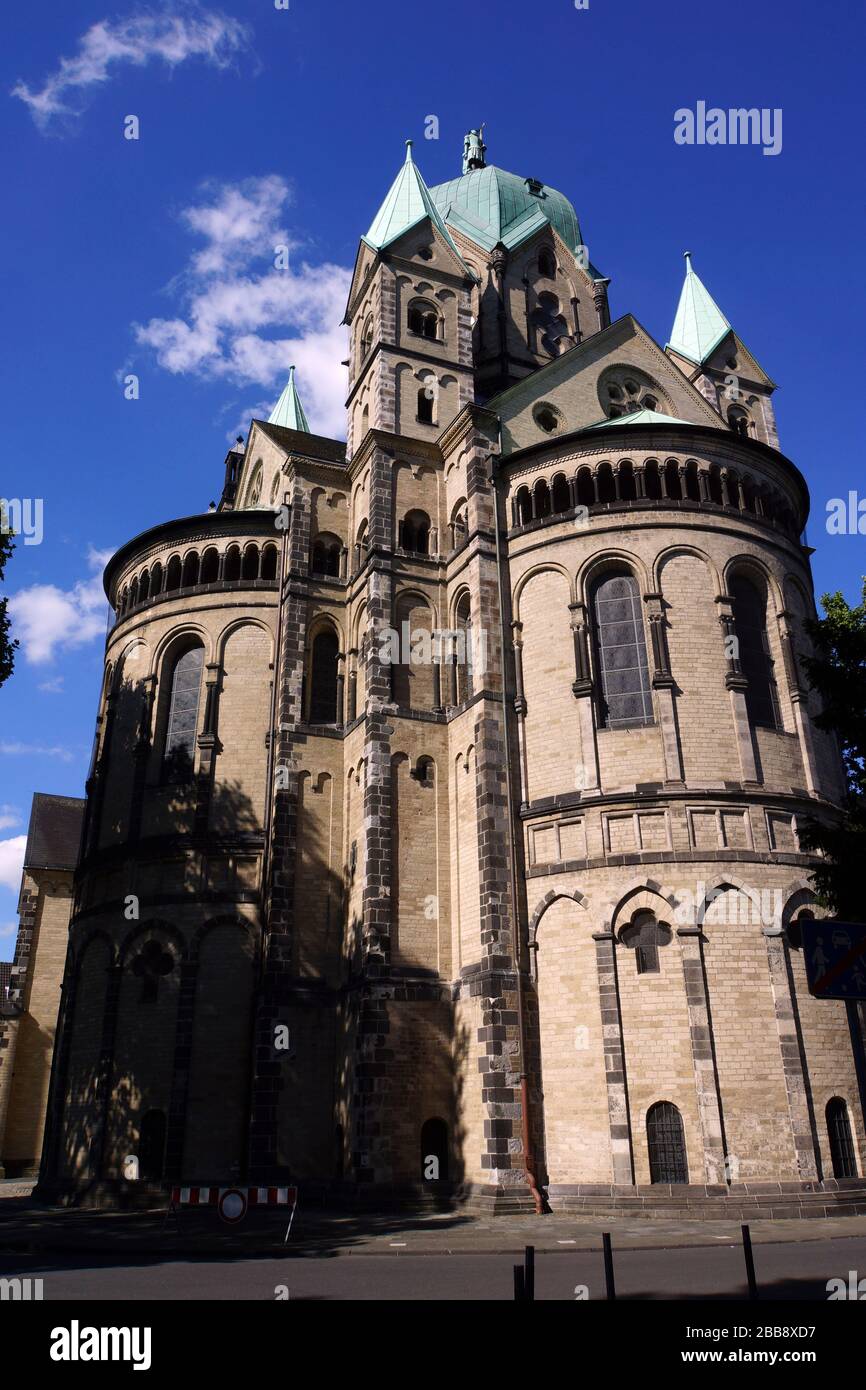 Sankt Quirinus Münster, Neuss, Nordrhein-Westfalen, Deutschland Stock ... Sankt Quirinus Münster, Neuss, Nordrhein-Westfalen, Deutschland Stock ...