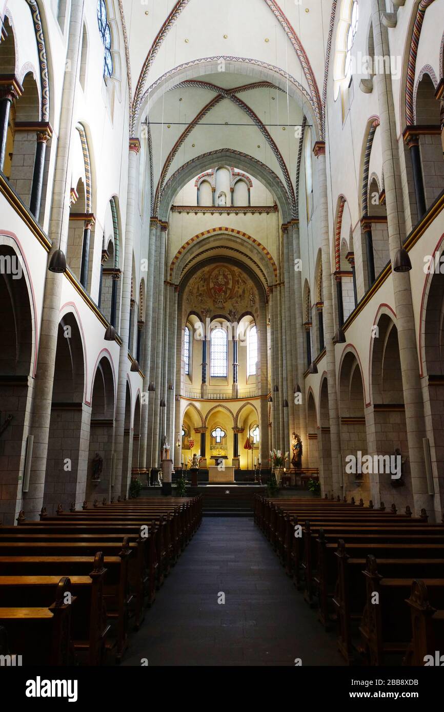 Sankt Quirinus Münster, Neuss, Nordrhein-Westfalen, Deutschland Stock ... Sankt Quirinus Münster, Neuss, Nordrhein-Westfalen, Deutschland Stock ...