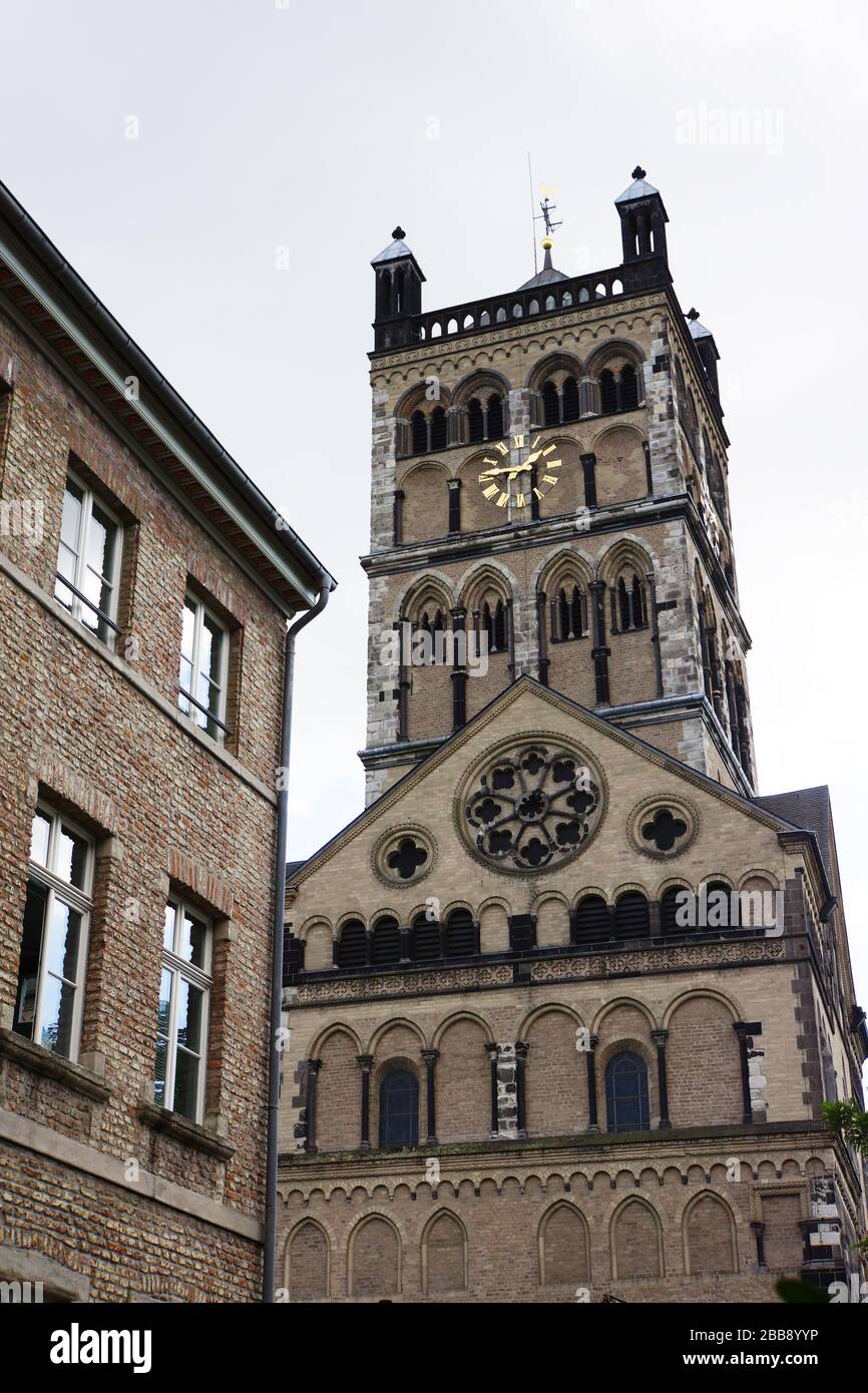 Sankt Quirinus Münster, Neuss, Nordrhein-Westfalen, Deutschland Stock ... Sankt Quirinus Münster, Neuss, Nordrhein-Westfalen, Deutschland Stock ...