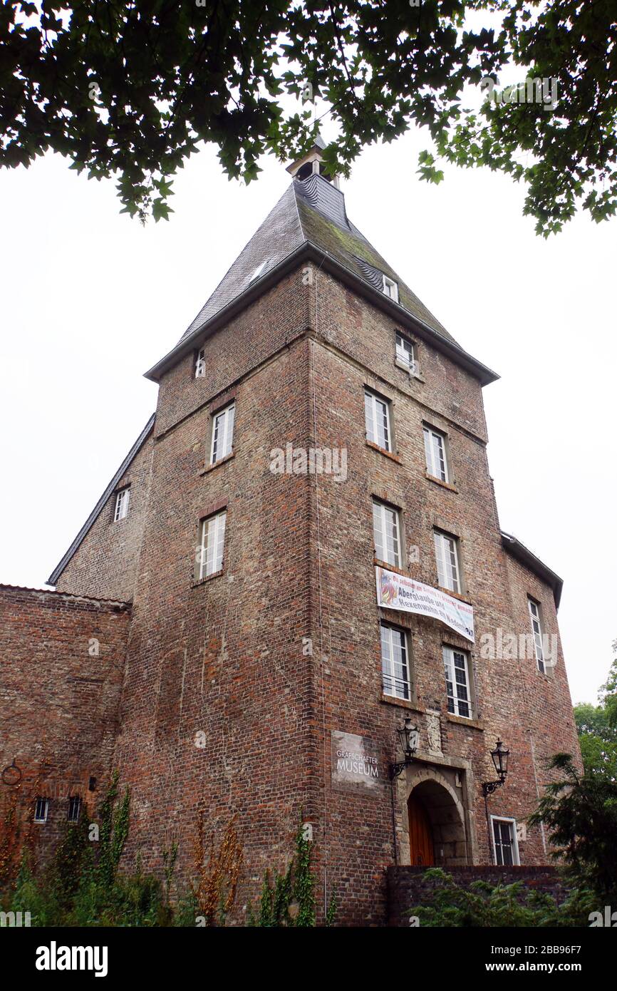 Moerser Schloss, Moers, Nordrhein-Westfalen, Deutschland Stock Photo ...