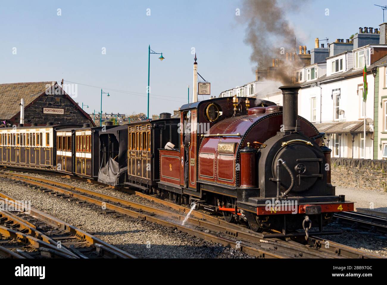 Ffestiniog railway snowdonia hi-res stock photography and images - Alamy
