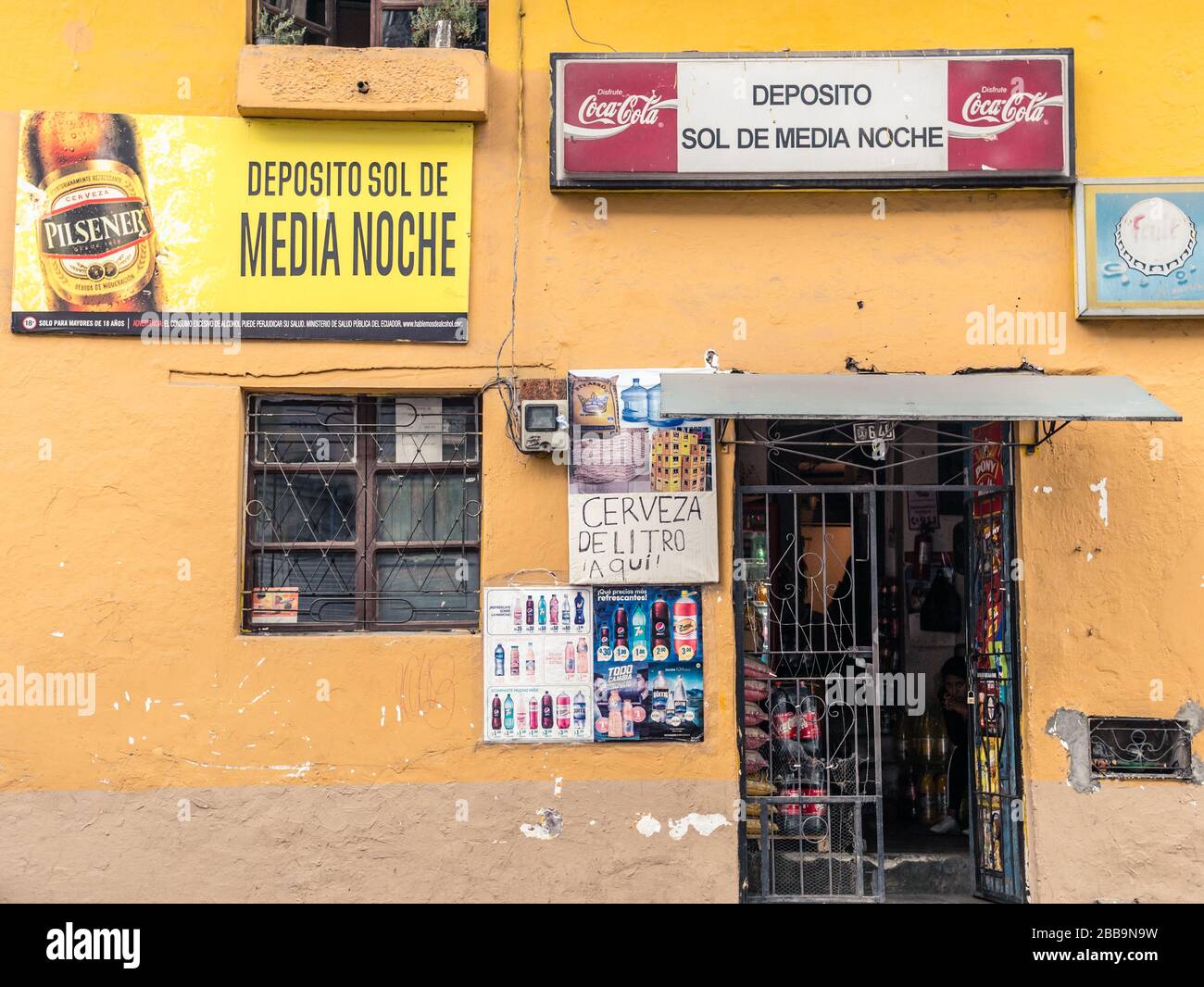 Run down grocery store hi-res stock photography and images - Alamy